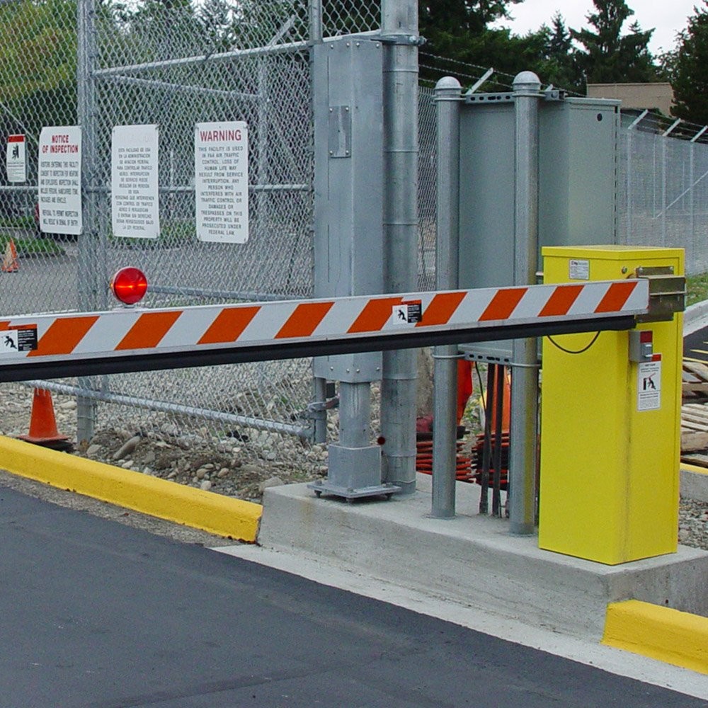 HySecurity StrongArm HTG 320-8 AC Gate Operator - 36 ft Max Arm Length ...